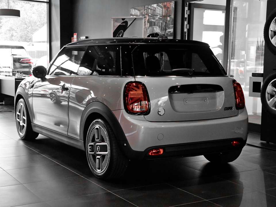 Cooper SE MINI Electric Collection Rooftop Grey metallic | E-Autos ...